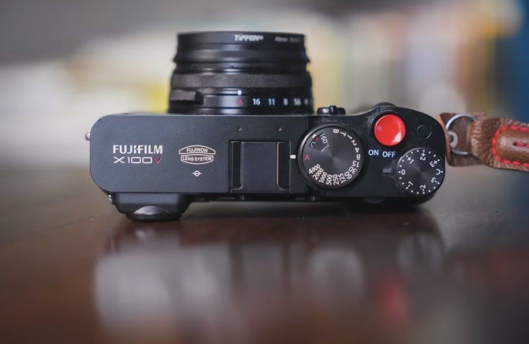 Fuji X100V like new 3000 shutter count., Photography, Cameras on Carousell