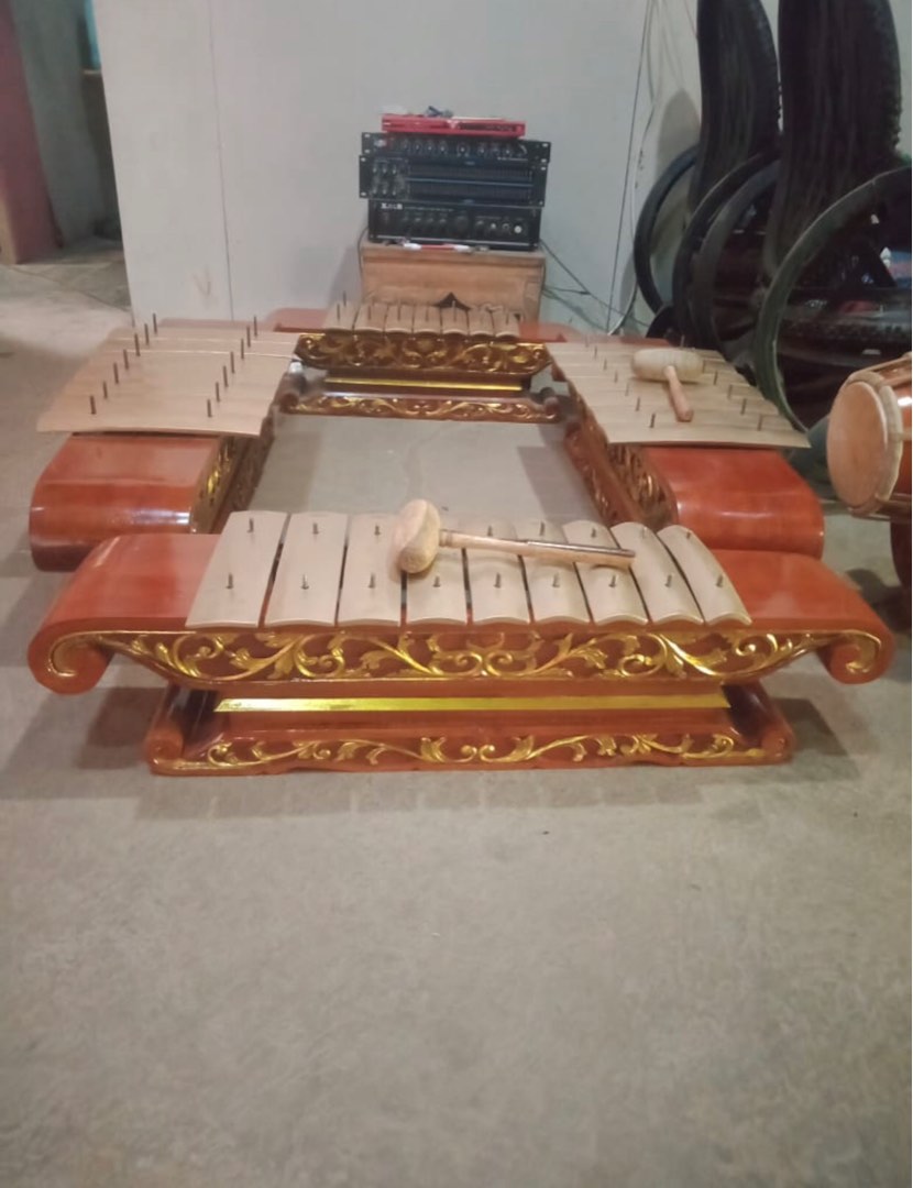 Gamelan saron demung palog, Hobbies & Toys, Music & Media, Musical ...