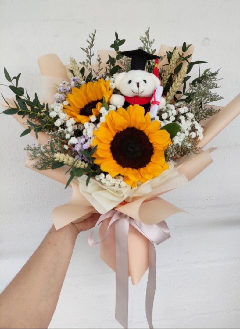 Graduation/sunflower/grad bear Bouquet, Hobbies & Toys, Stationery ...
