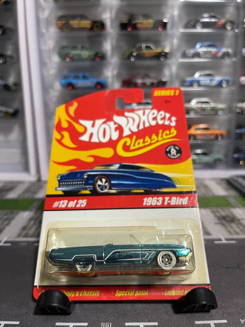 Hot Wheels Classics 1970 Chevelle Convertibles 1963 T-Bird, Hobbies ...
