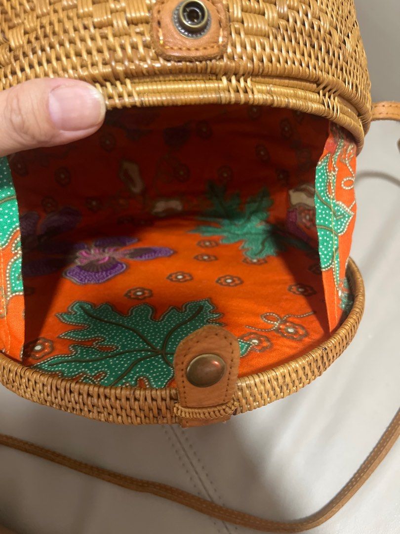 Like New Bali Round Rattan Batik Sling Bag, Women's Fashion, Bags ...