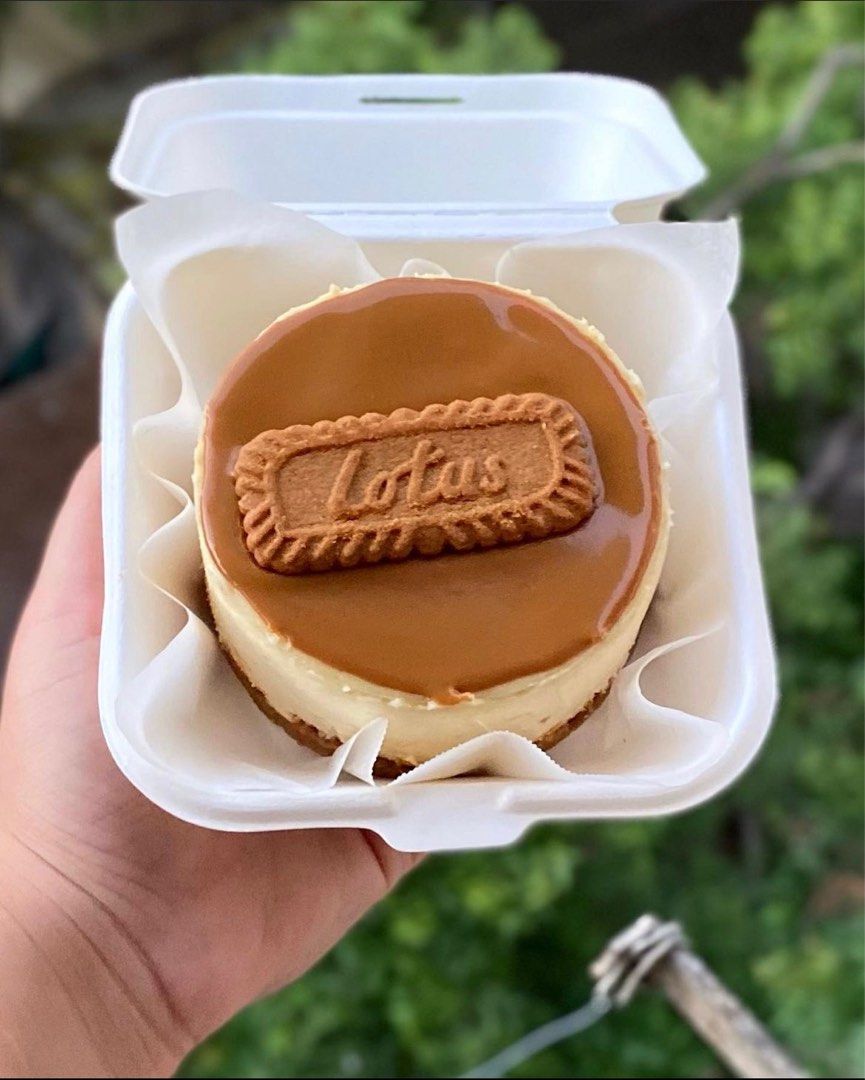 Lotus Biscoff Cheesecake Bento 4inch cake, Food & Drinks, Homemade ...