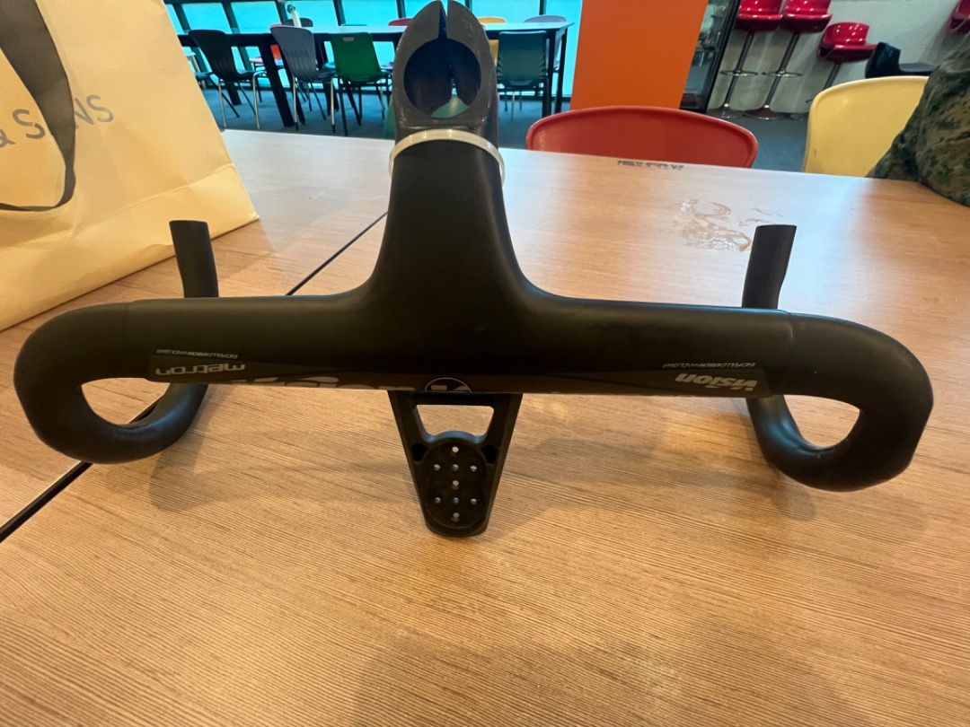 Metron Vision 6D integrated handlebars, Sports Equipment, Bicycles ...