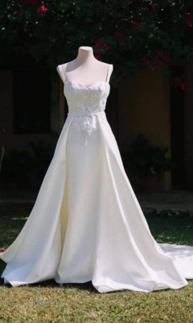 Minimalist Wedding Gown (Two-way), Women's Fashion, Dresses & Sets ...