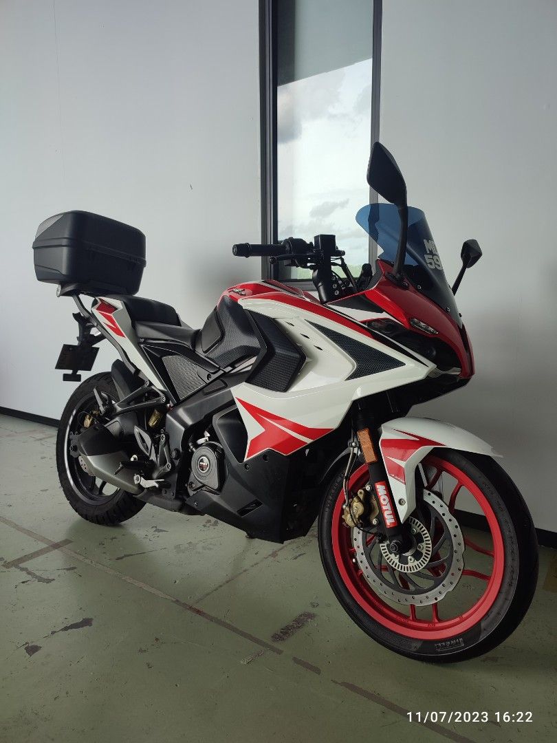Modenas pulsar rs200, Motorbikes on Carousell
