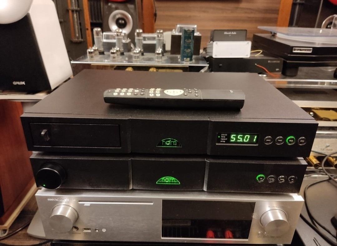 Naim Audio system (CD5i cd player, Nait 5i amplifier, Intro 2 speakers ...