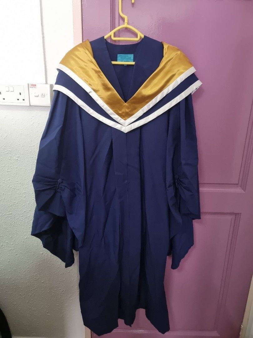 NTU Graduation Gown [RENTAL], Men's Fashion, Coats, Jackets and ...