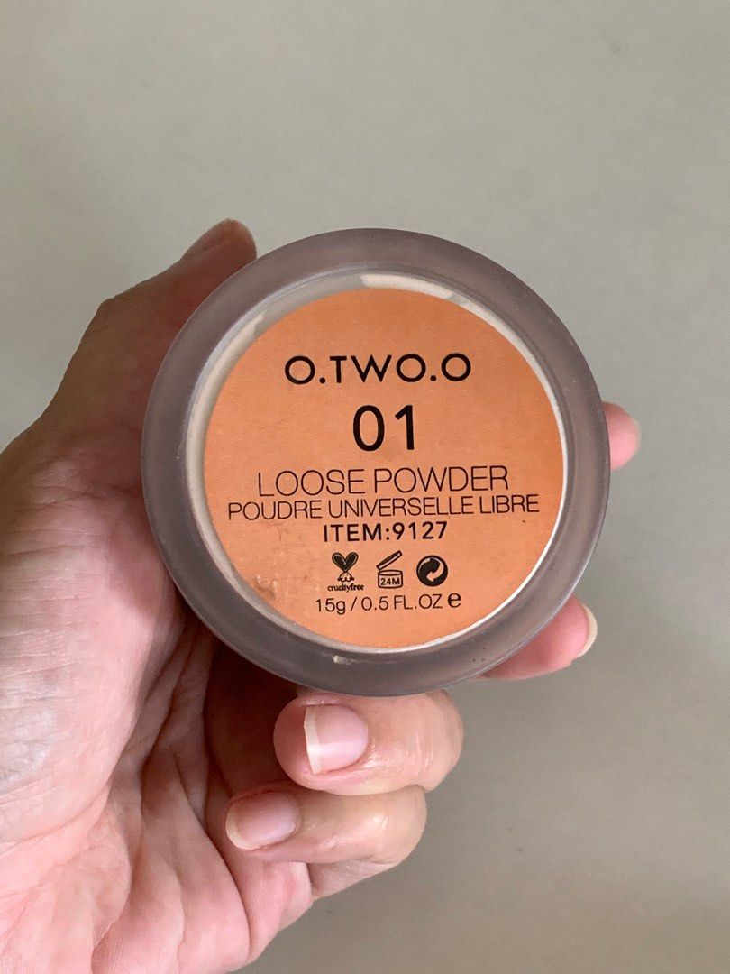 O.Two.o loose powder 01 shade no sebum setting powder on Carousell