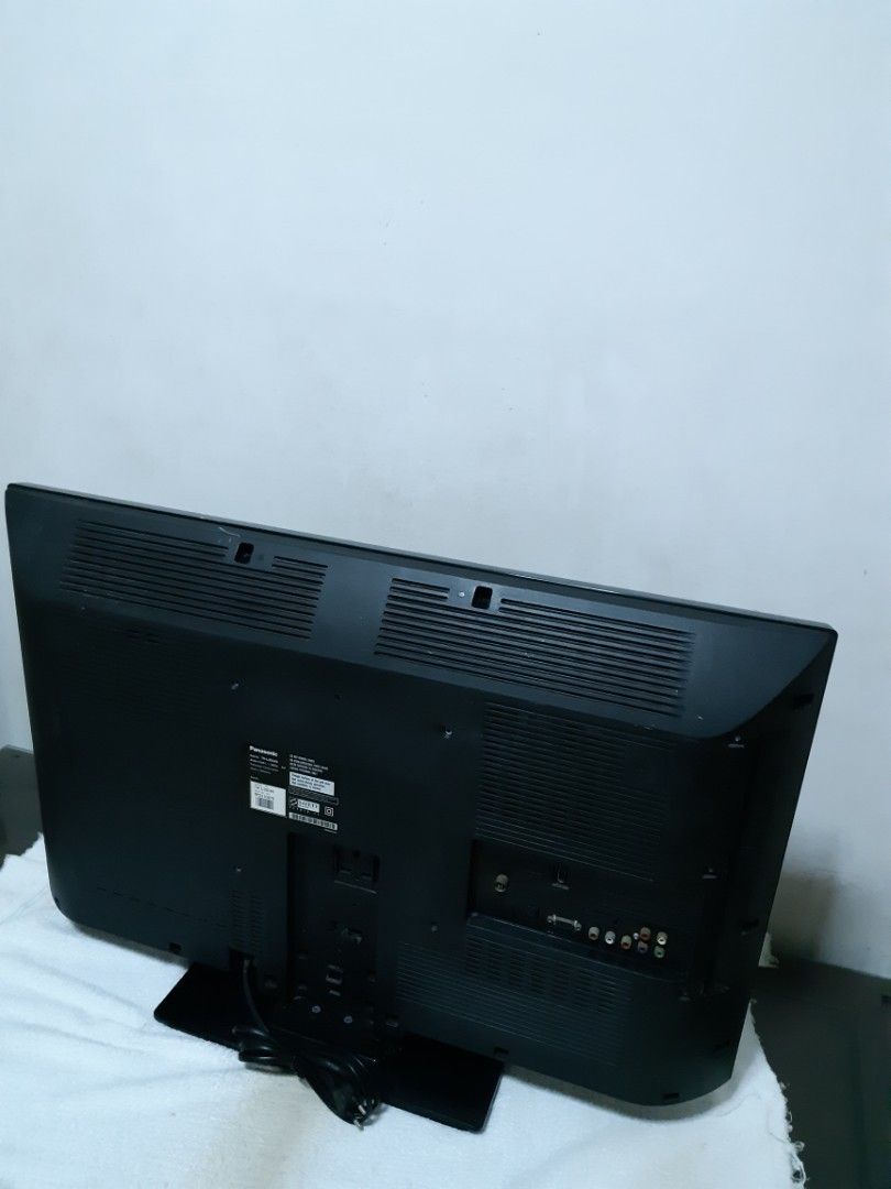 Panasonic 40 inches tTV, TV & Home Appliances, TV & Entertainment, TV ...