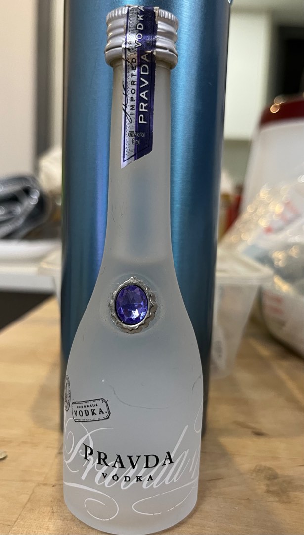 Pravada Vodka Sample 25cl, Food & Drinks, Alcoholic Beverages on Carousell