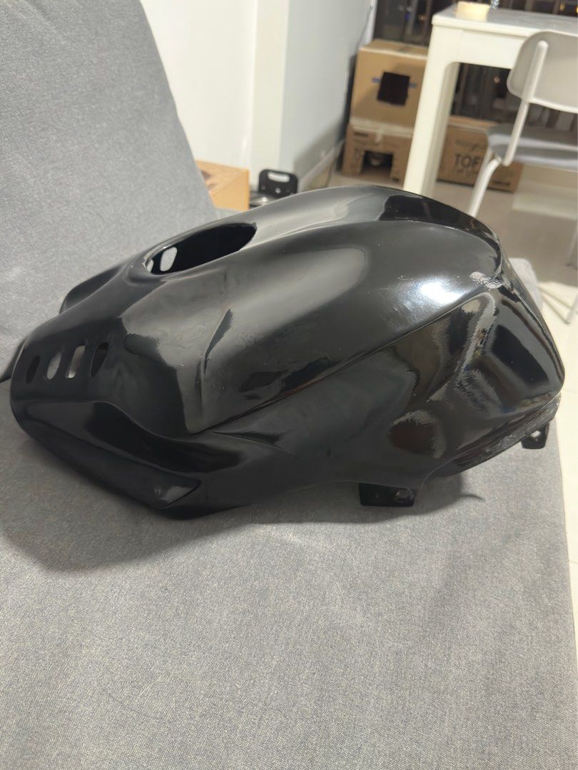 R15 V3 Gas Tank Cover, Motorcycles, Motorcycle Accessories on Carousell