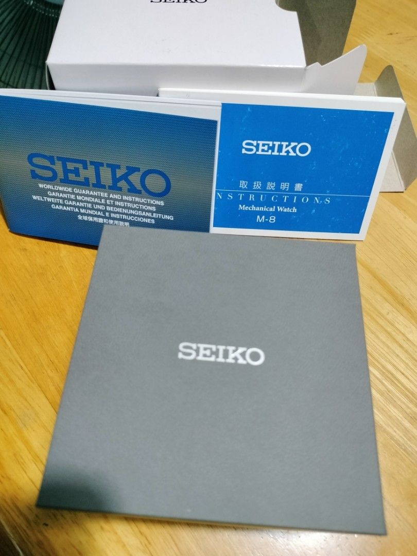 Seiko SARV003, Men's Fashion, Watches & Accessories, Watches on Carousell