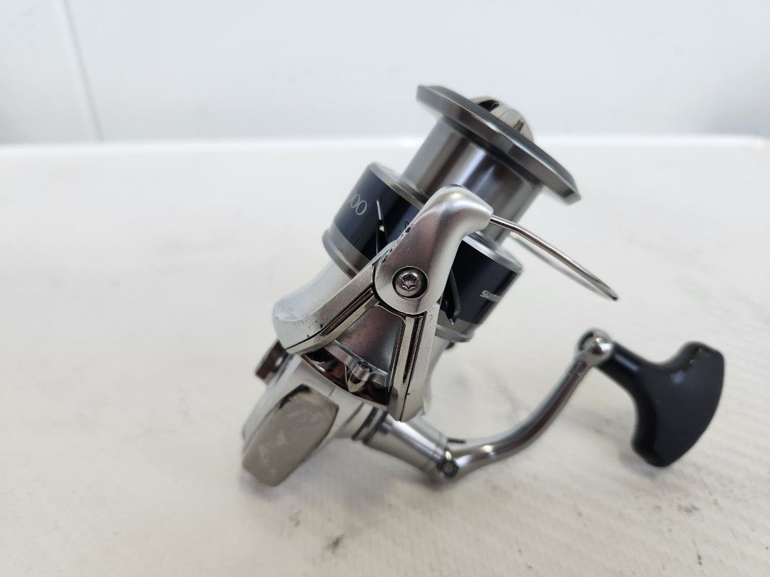 Shimano stradic 4000 fk, Sports Equipment, Fishing on Carousell