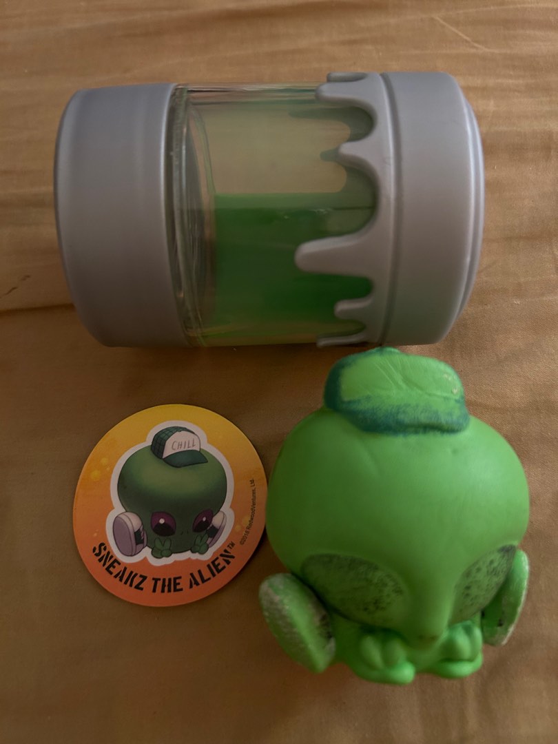 Squishy Green Alien*tbx on Carousell