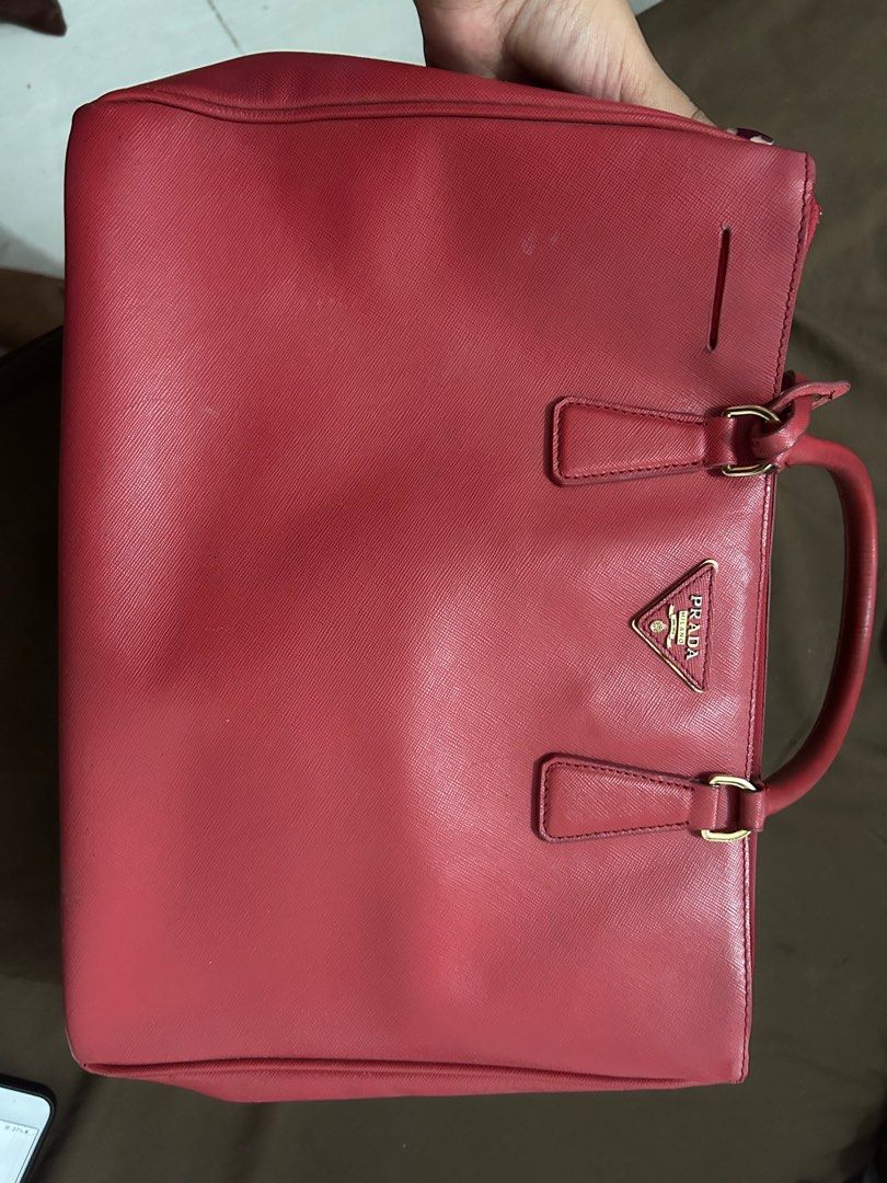 TAS PRADA, Fesyen Wanita, Tas & Dompet di Carousell