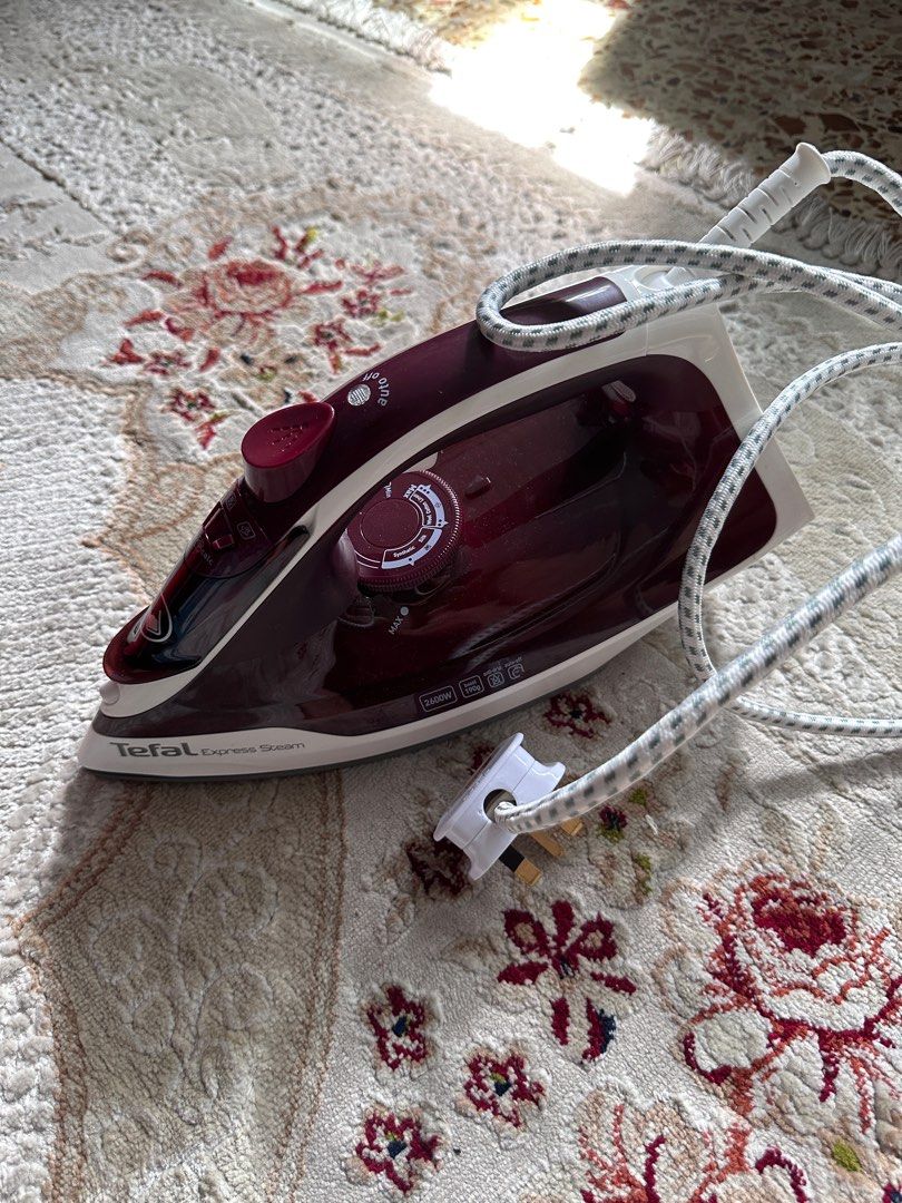 Tefal steam iron, TV & Home Appliances, Irons & Steamers on Carousell