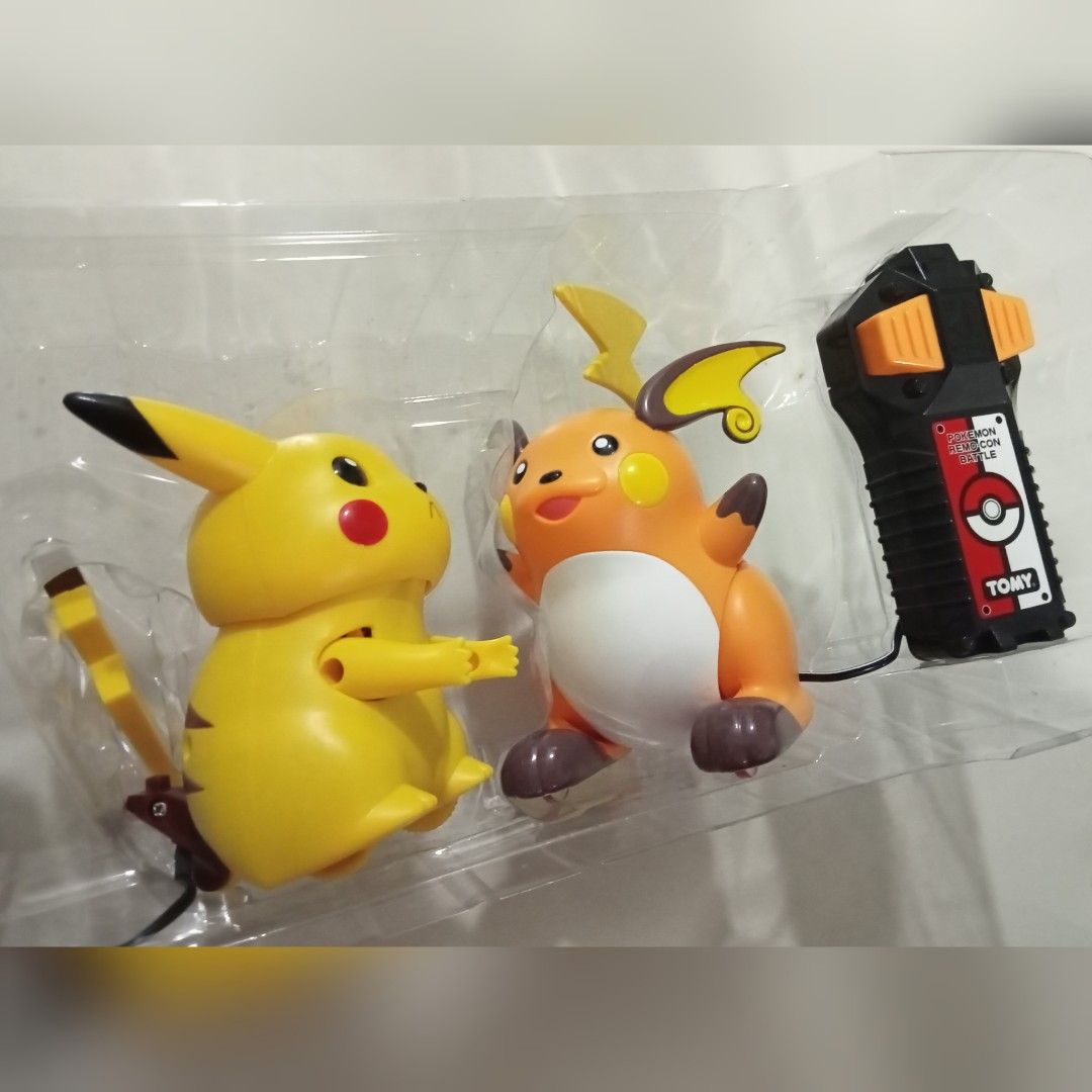 Tomy remote control battle stadium set Pikachu vs raichu, Hobbies ...
