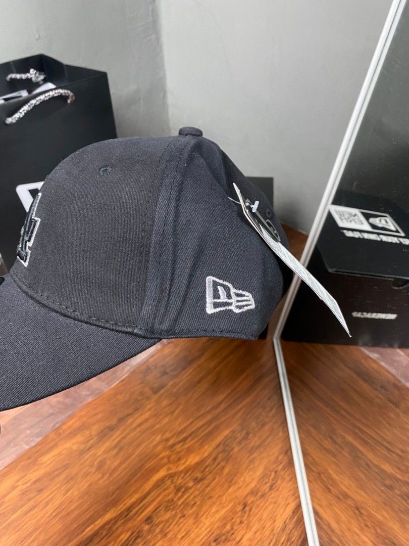 Topi baseball MLB Caps New Era Hat Logo LA Hitam Putih, Fesyen Pria ...
