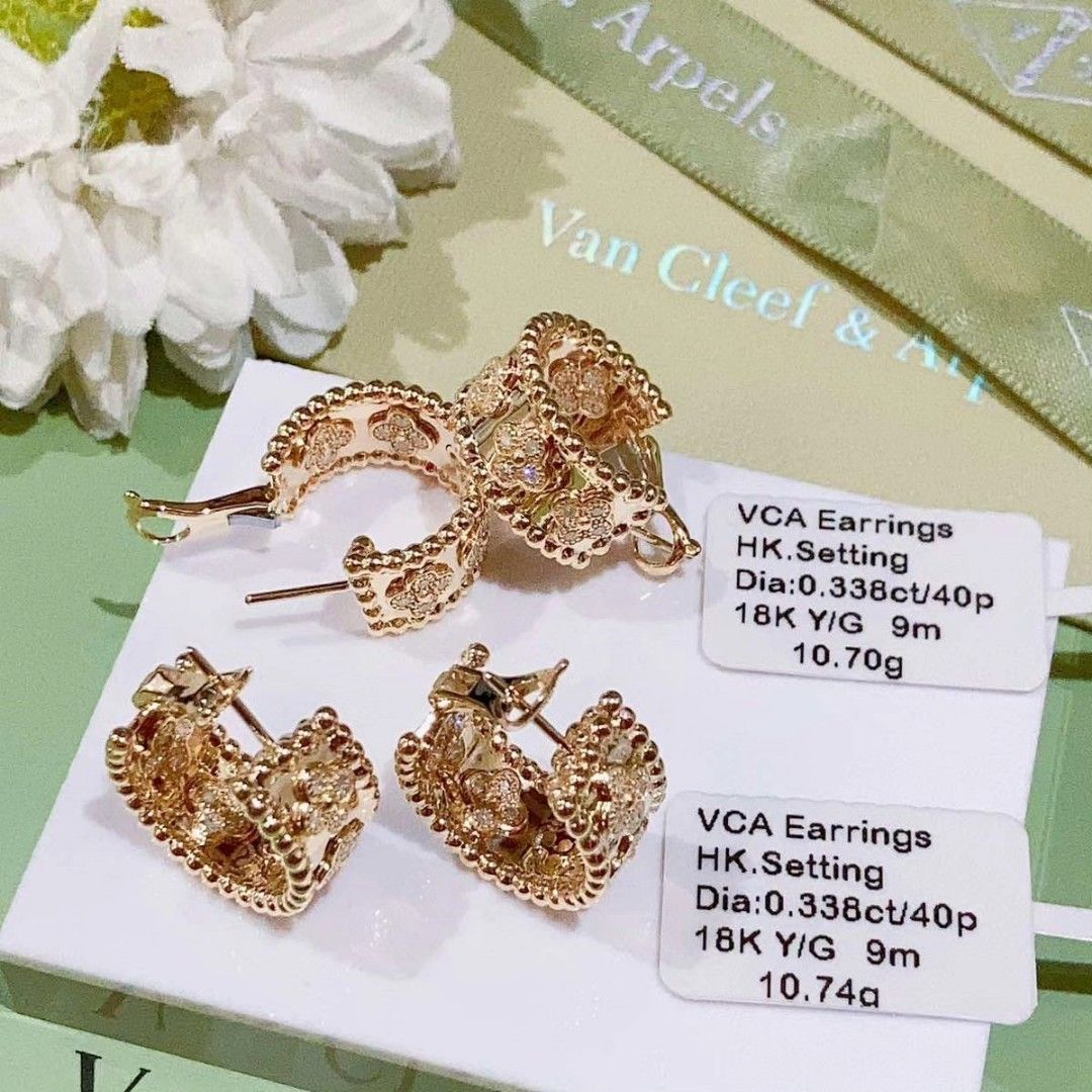 YG Dia VCA Stud Earring 18k Gold HK Setting, Women's Fashion, Jewelry ...