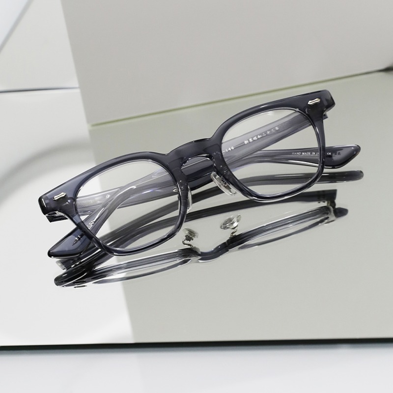 金子眼鏡 , KA-40 , SIZE: 45-23-146, 男裝, 手錶及配件, 眼鏡 - Carousell