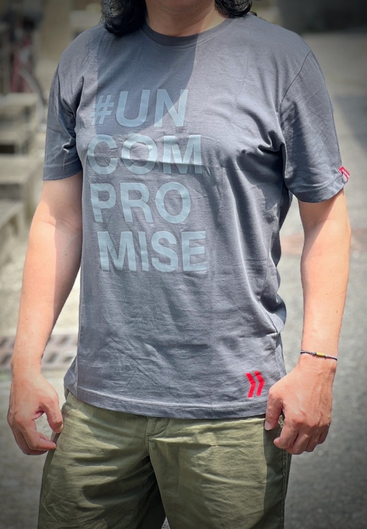 台灣現貨 brandon hilti nuron T-SHIRT 全新T桖 男T 女T 上衣, 他的時尚, 上衣與西裝, T恤、Polo衫在旋轉拍賣