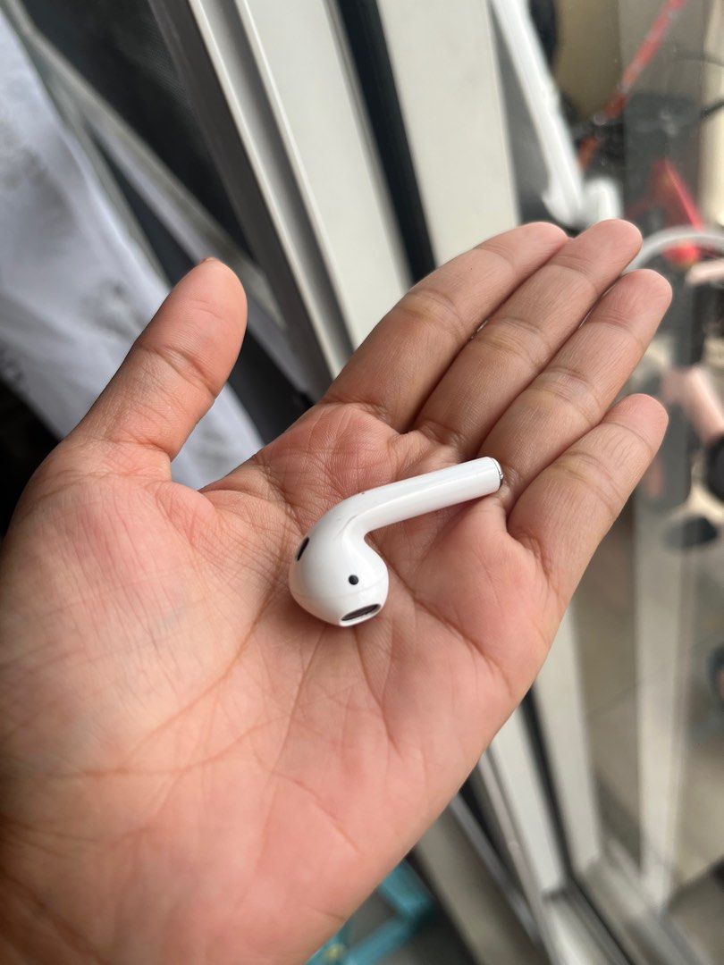 Airpod gen 2 Left pc only, Audio, Earphones on Carousell
