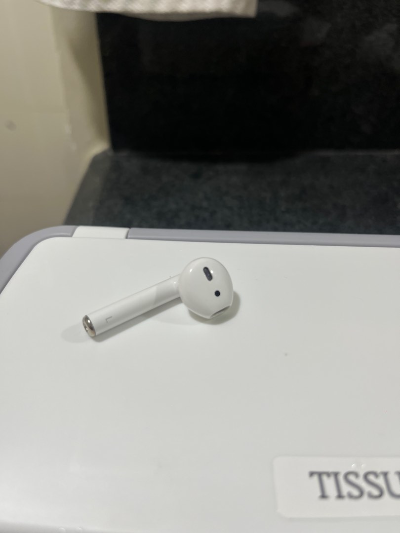 Airpod gen 2 Left pc only, Audio, Earphones on Carousell