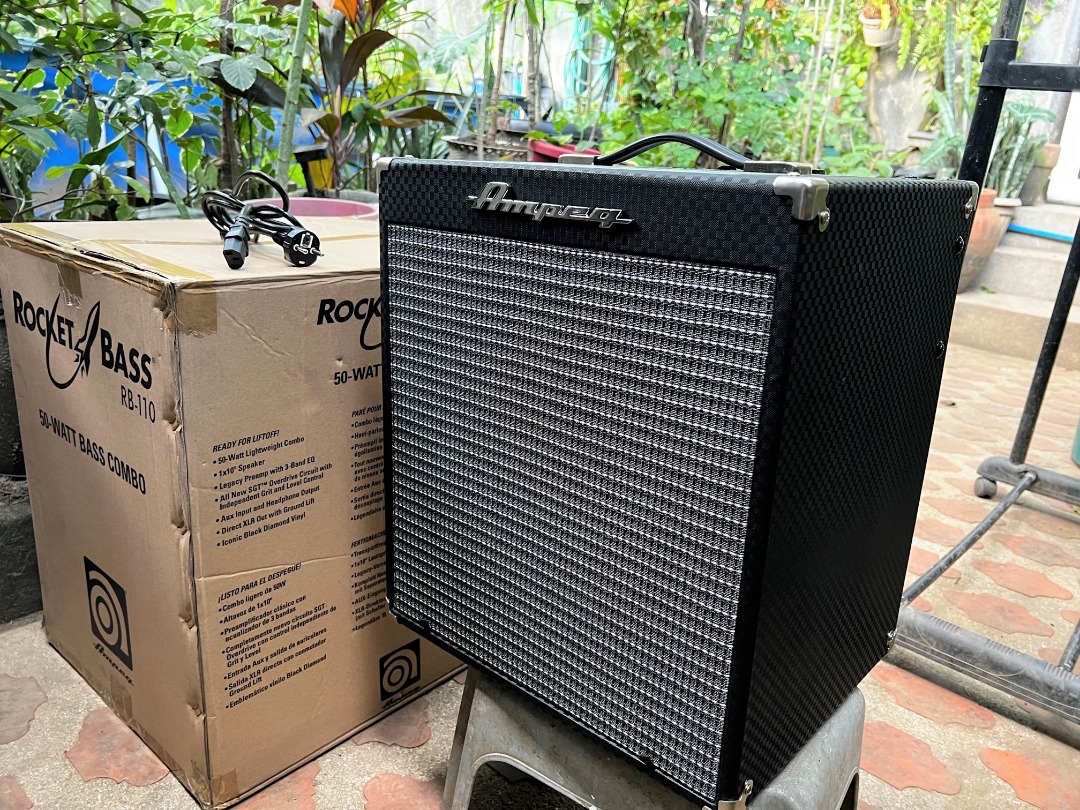 Ampeg RB-110 Rocket Bass, Hobbies & Toys, Music & Media, Musical ...