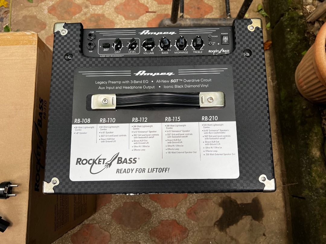 Ampeg RB-110 Rocket Bass, Hobbies & Toys, Music & Media, Musical ...