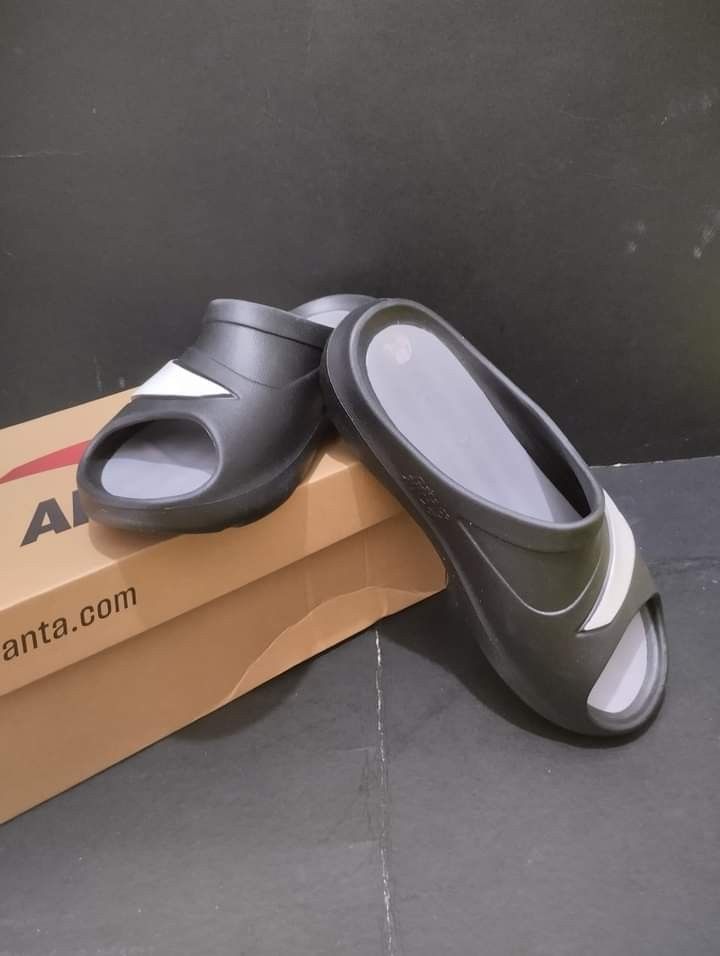 Anta Men's Slide on Carousell