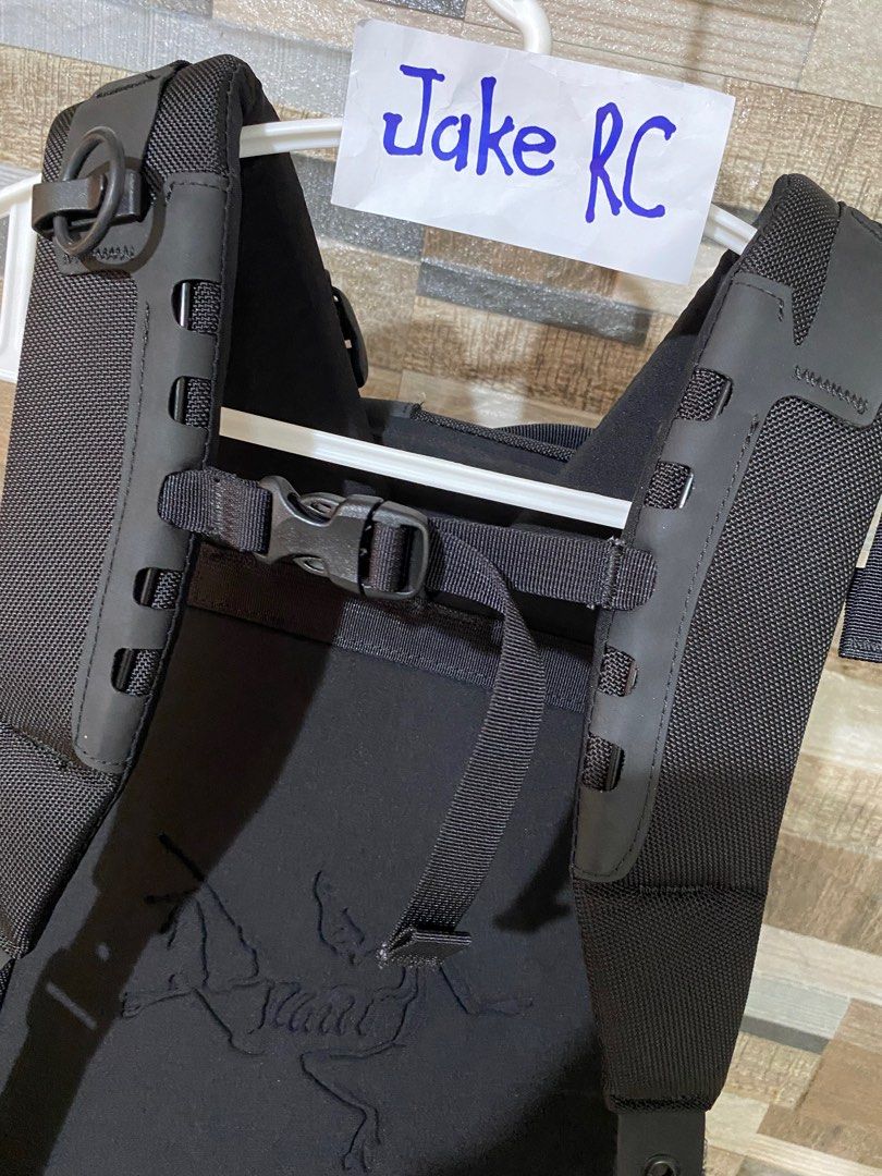 Arc’teryx Backpack, Men's Fashion, Bags, Backpacks on Carousell
