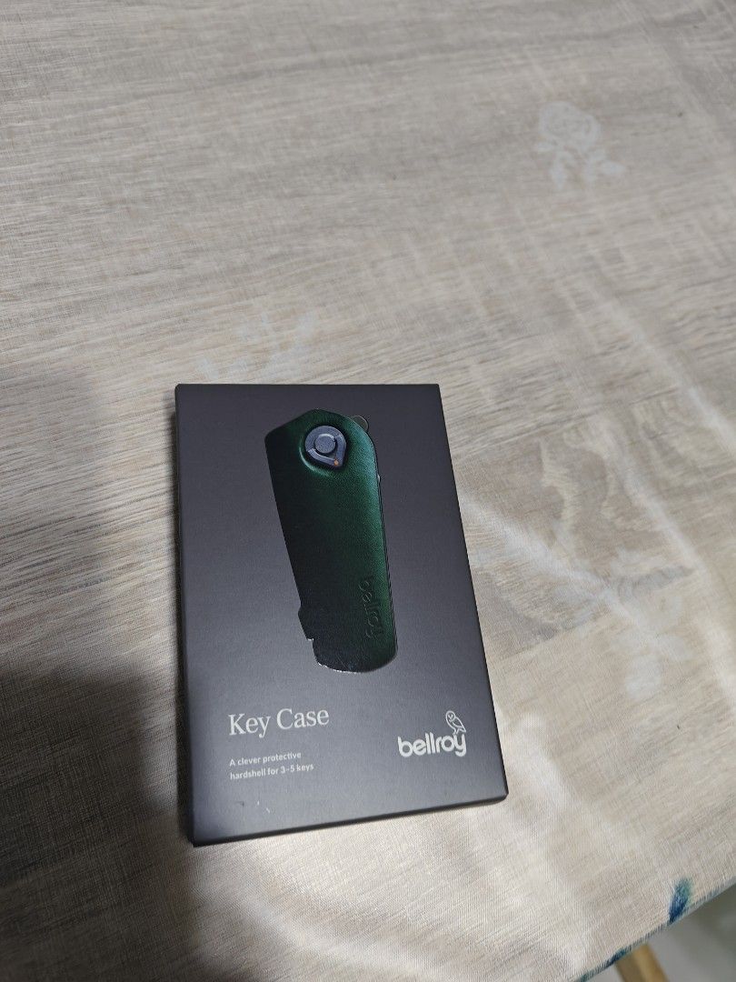 Bellroy keyholder - olive green, Everything Else on Carousell