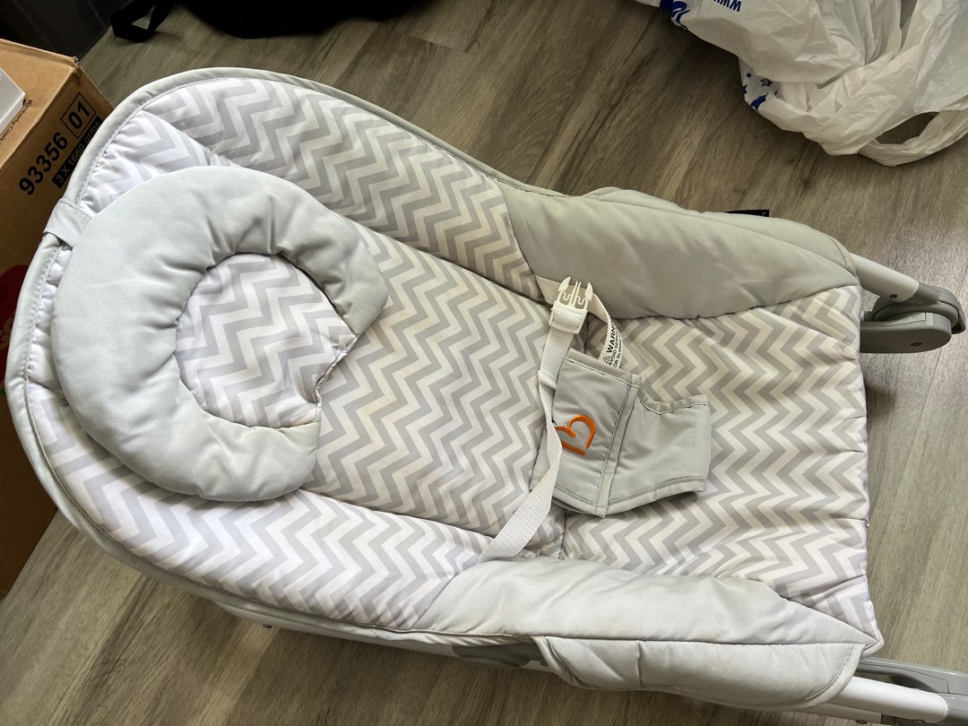 Bonbijou Baby Rocker, Babies & Kids, Infant Playtime on Carousell