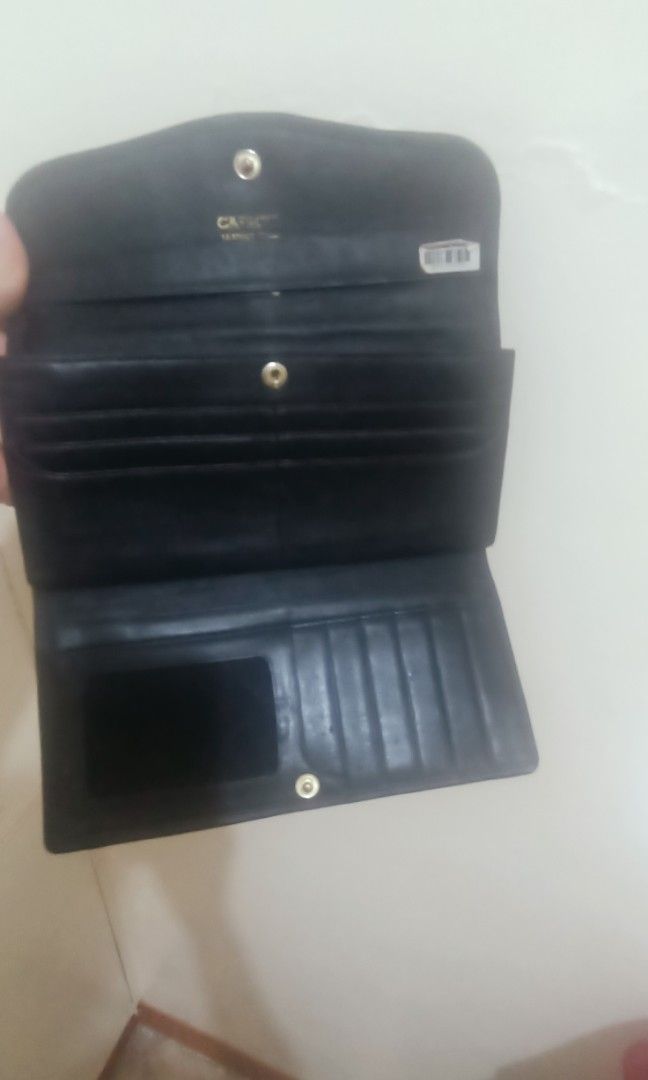 Capacci Stingray Tri-fold Long wallet on Carousell