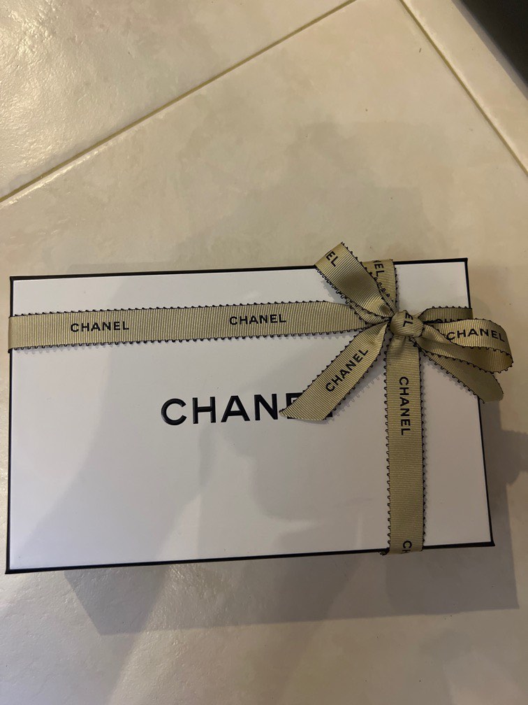 Chanel box with gold ribbon, Women's Fashion, Jewelry & Organisers ...