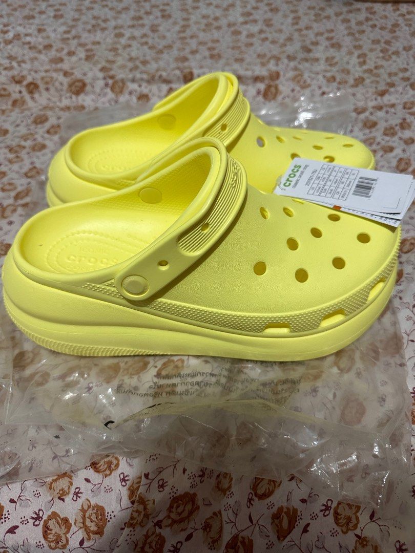Crocs Sulfur Crush Clog W9, Women's Fashion, Footwear, Wedges on Carousell