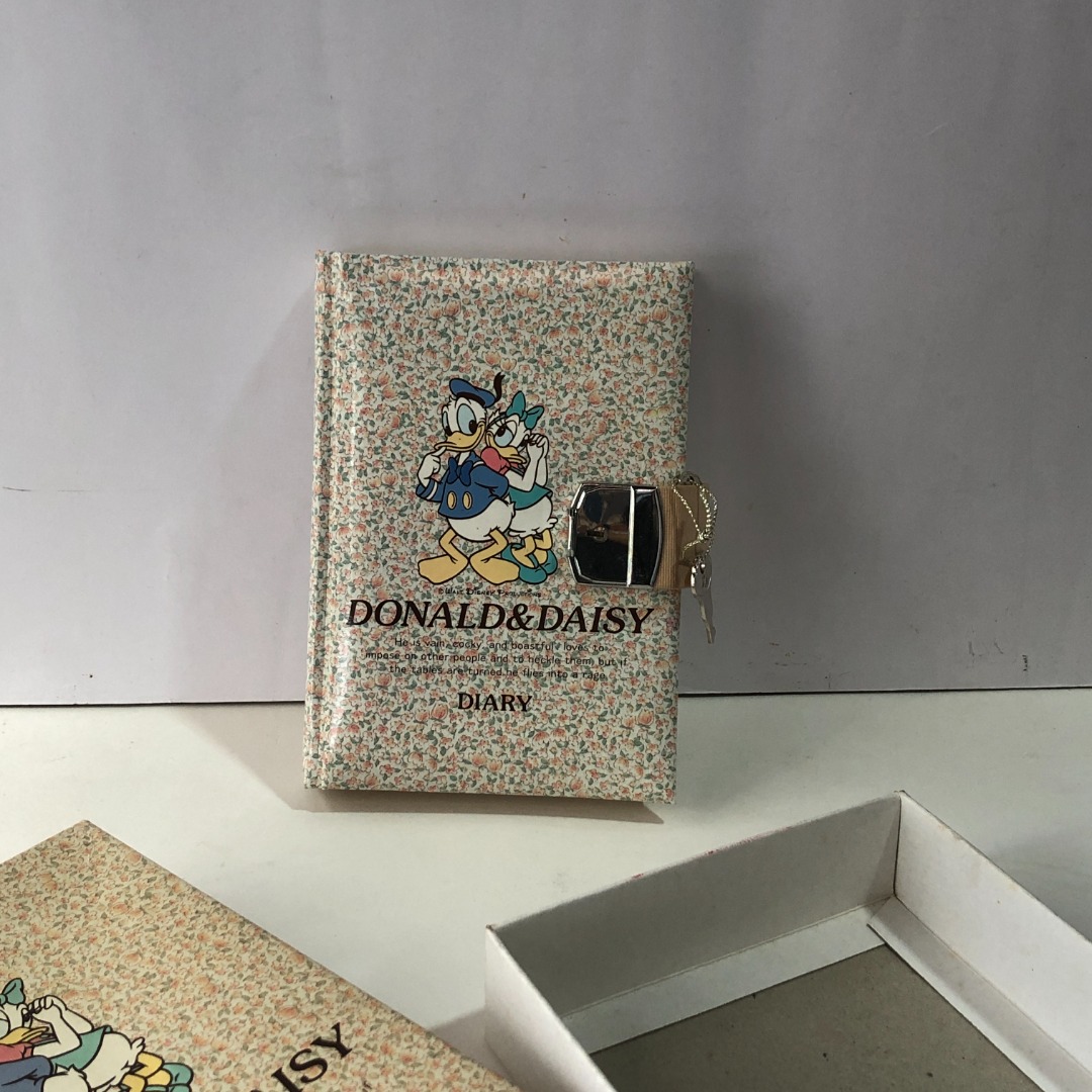 Donald & Daisy Duck Diary with lock #1814, Hobbies & Toys, Stationary ...