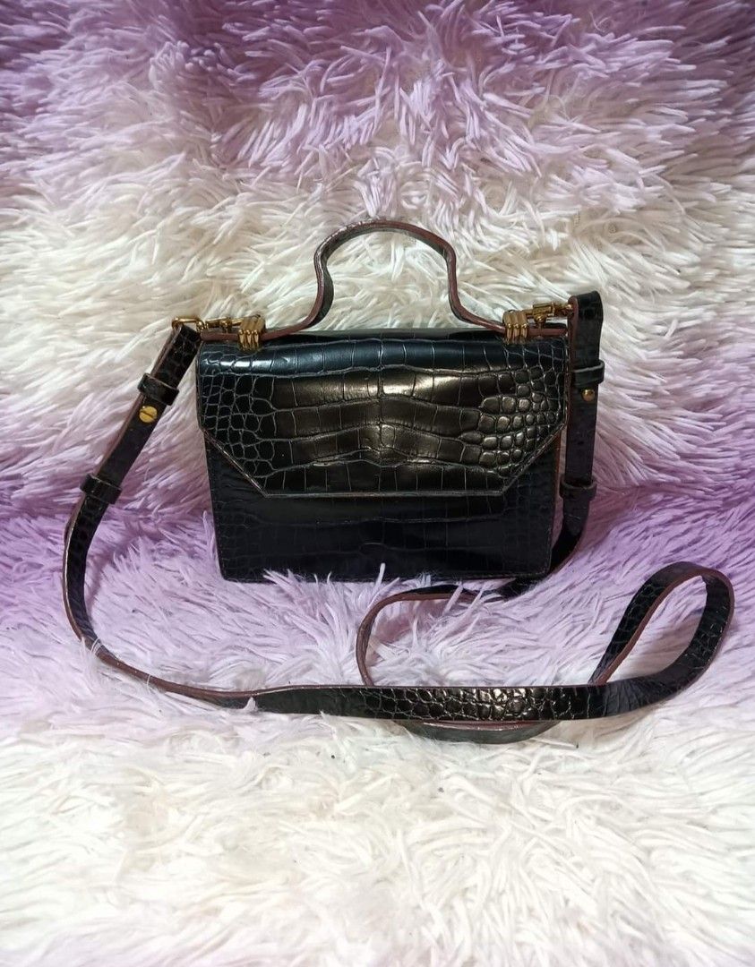 Dusto 2way bag, Women's Fashion, Bags & Wallets, Shoulder Bags on Carousell