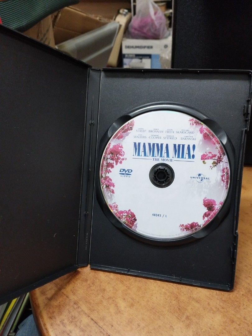 (DVD) Mamma Mia ! The Movie, Hobbies & Toys, Music & Media, CDs & DVDs on Carousell
