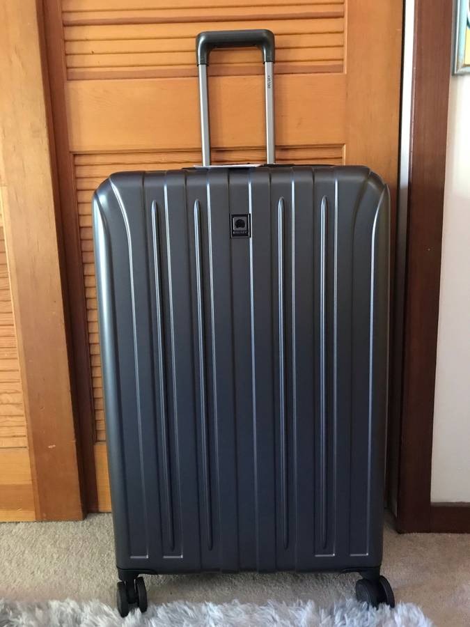 extra large Titanium 29” Delsey suitcase, graphite color, brand new not ...