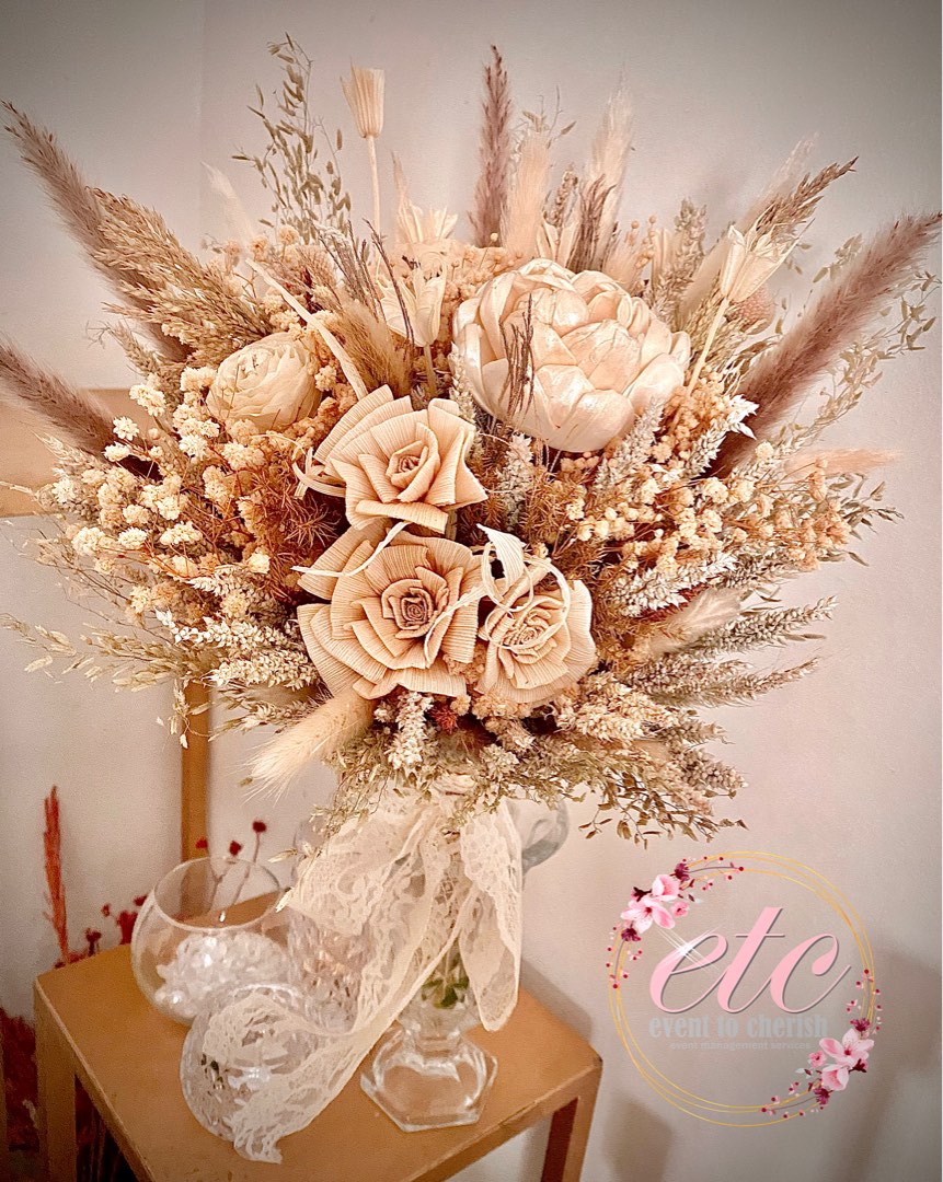 Flower entourage package dried flowers on Carousell