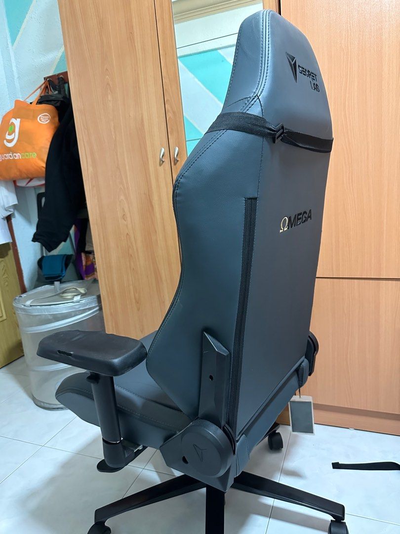 Gaming Chair Secret Lab, Furniture & Home Living, Furniture, Chairs on ...