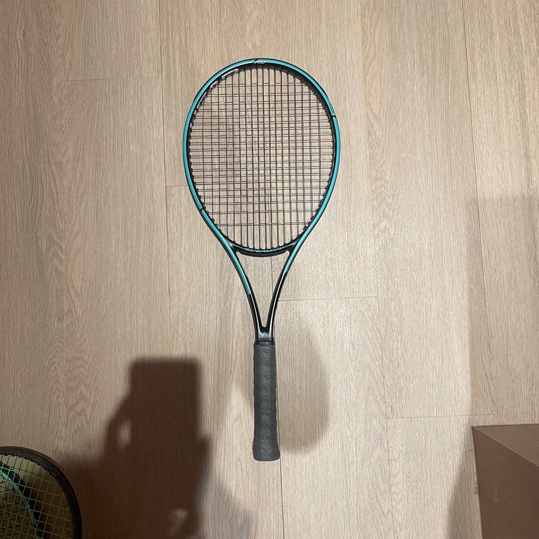 Head Gravity Pro 2020 L2 Grip, Sports Equipment, Sports & Games, Racket ...