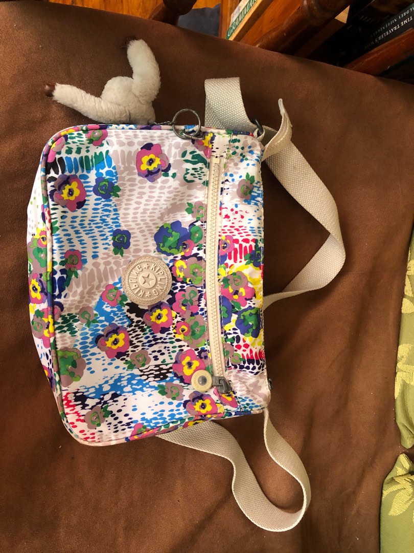 Kipling white on Carousell