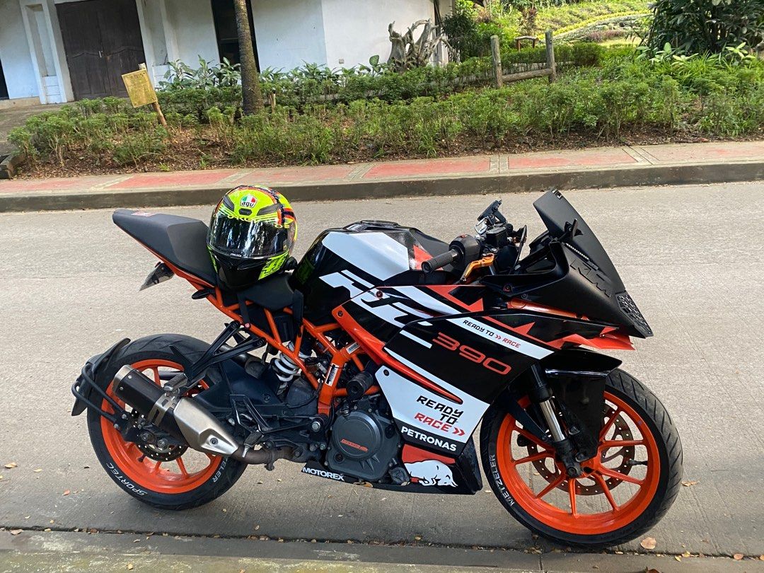 Ktm rc 390 v2 sports bike expressway legal on Carousell