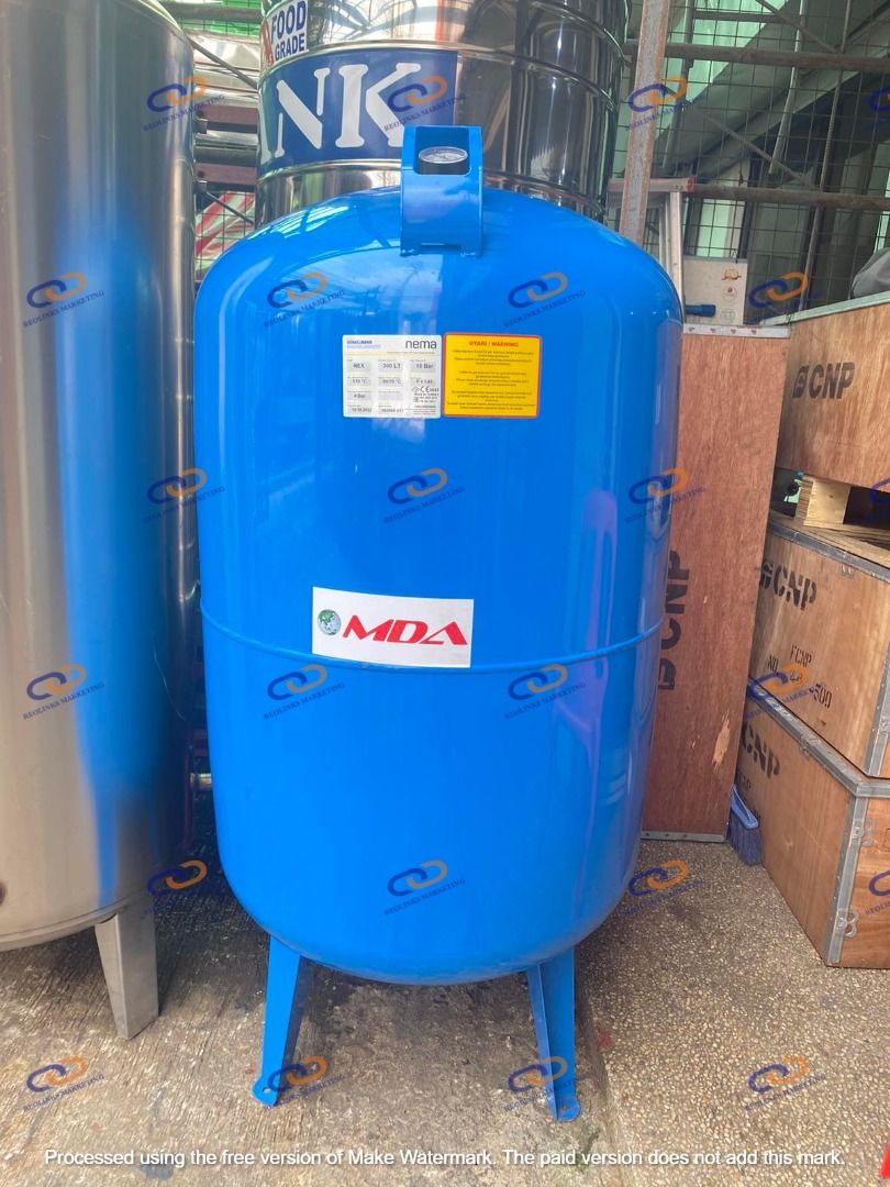 MDA Bladder Pressure Tank, Furniture & Home Living, Home Improvement ...