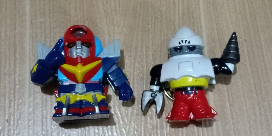 Mech Robot keychain vintage on Carousell