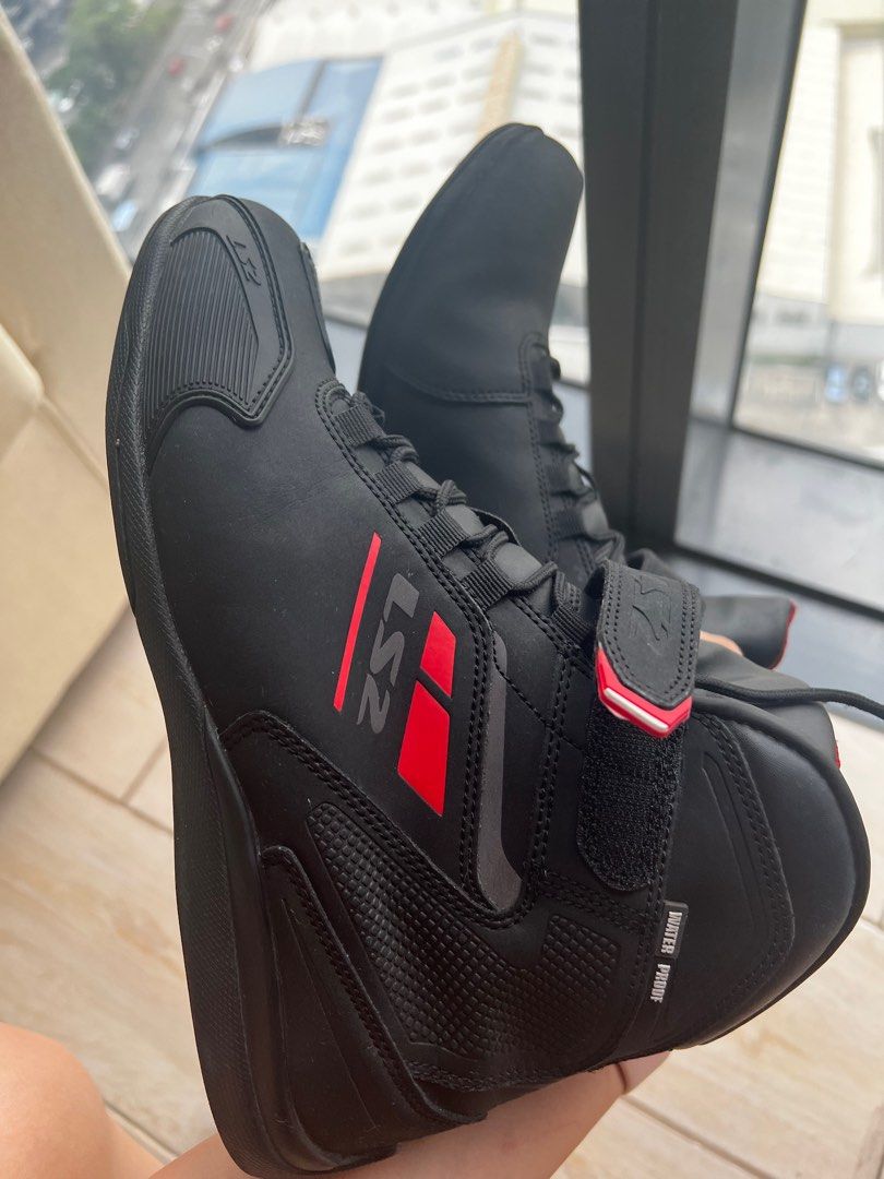 Motorcycle boots ( GARRA Lady Boots) on Carousell