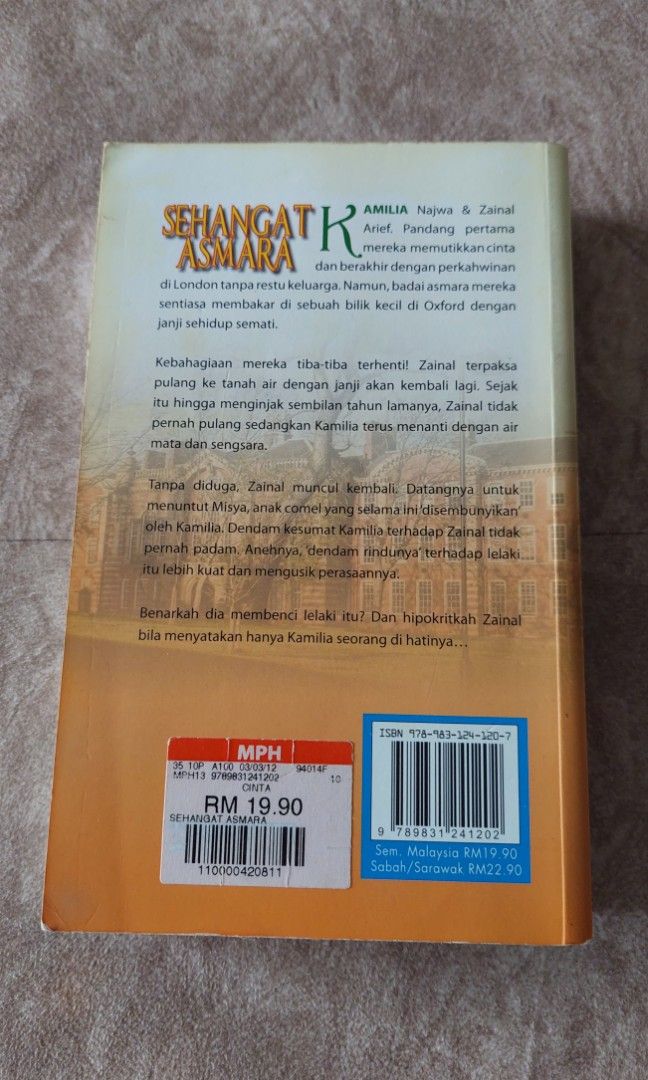 Novel Sehangat Asmara, Hobbies & Toys, Books & Magazines, Storybooks on ...