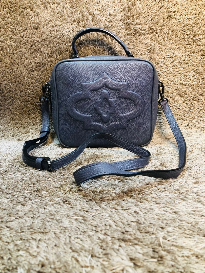 ORYANY SLING BOX TYPE, Luxury, Bags & Wallets on Carousell